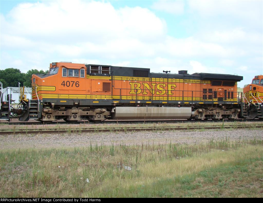 BNSF 4076